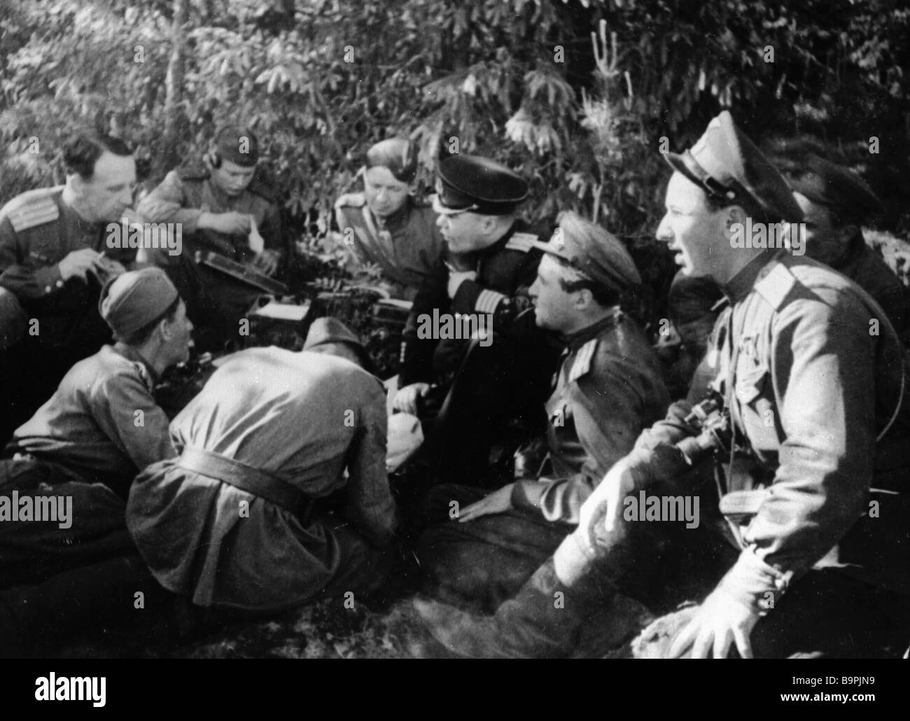 Soviet author Konstantin Simonov second right among soldiers at the ...