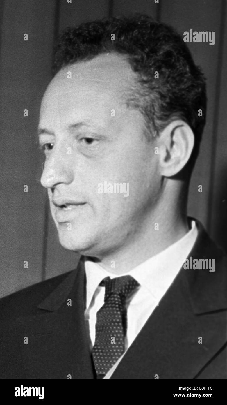 Checkers world champion Iser Kuperman Stock Photo - Alamy