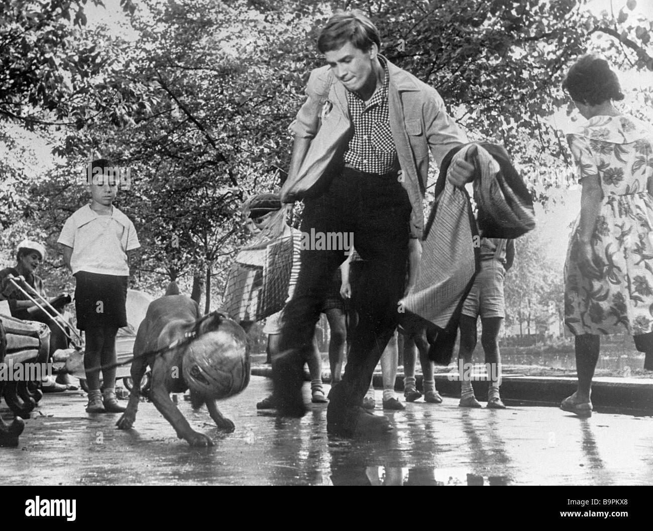 Actor Alexei Loktev as Volodya Yermakov in Georgy Danelia s film ...