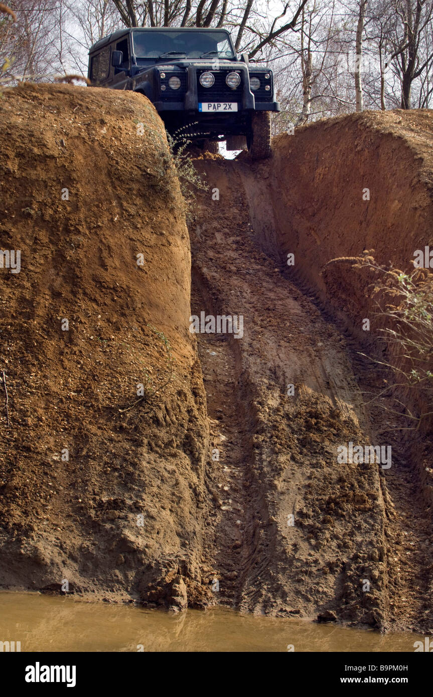 Landrover hi-res stock photography and images - Alamy