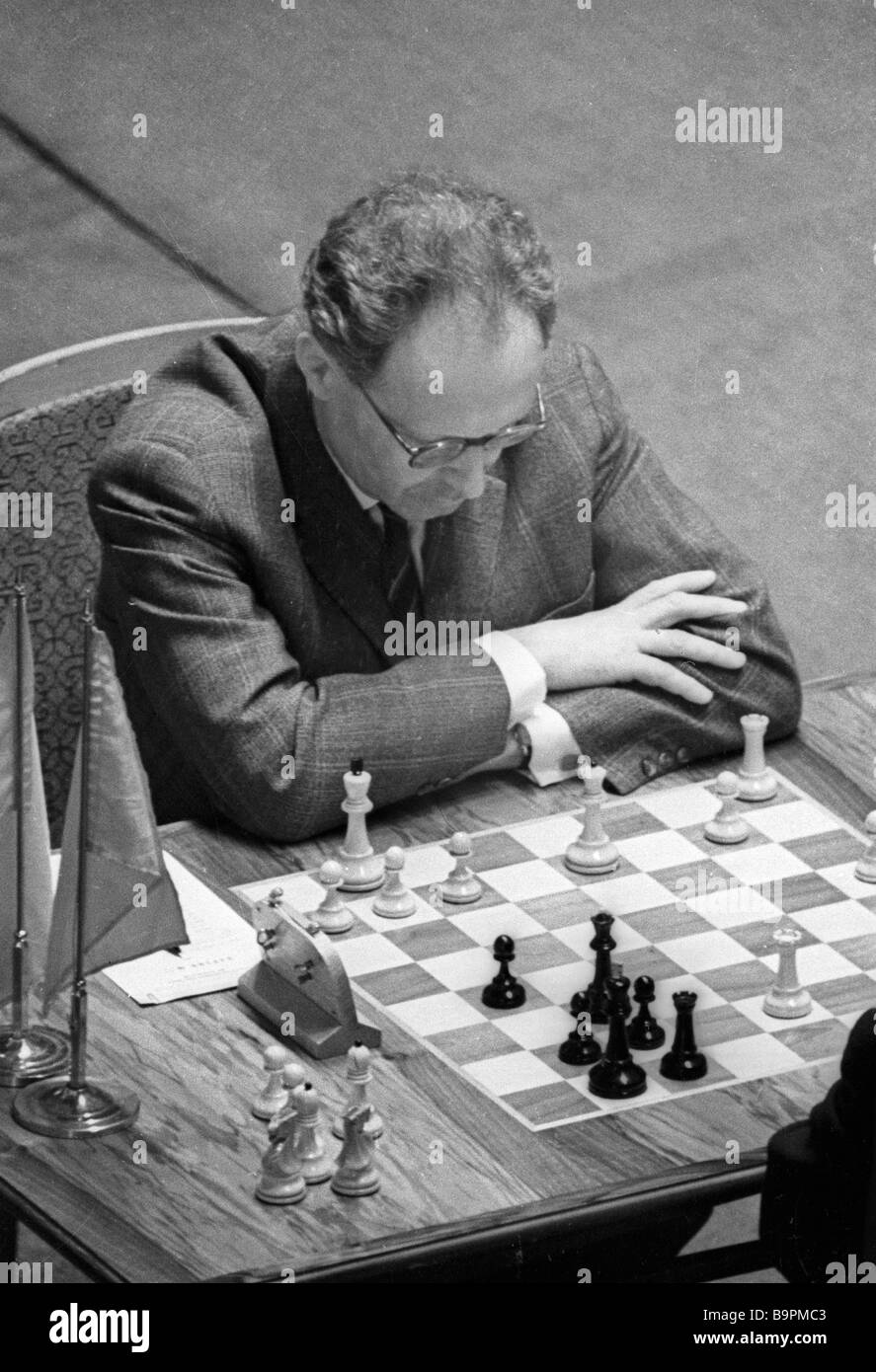 Grand master Mikhail Botvinnik during chess match Stock Photo - Alamy