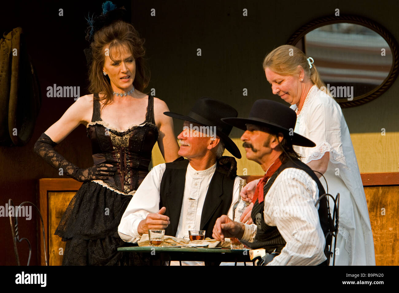 Wild west gunfight shoot hi-res stock photography and images - Alamy