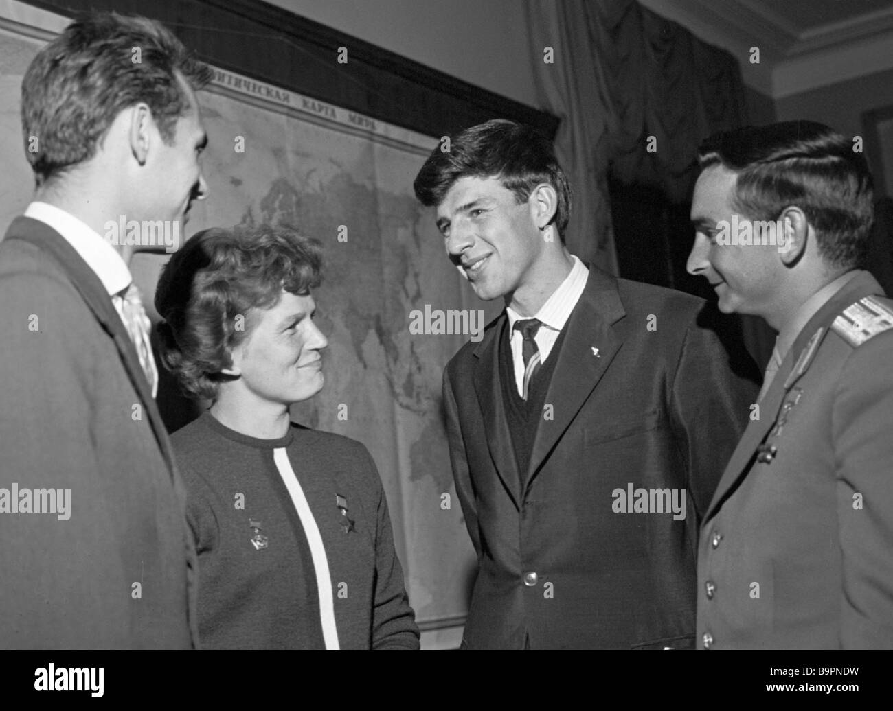 Left to right world high jump record holder Valery Brumel Pilot ...