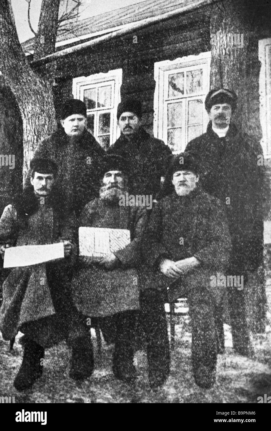 Russian Peasants High Resolution Stock Photography and Images - Alamy