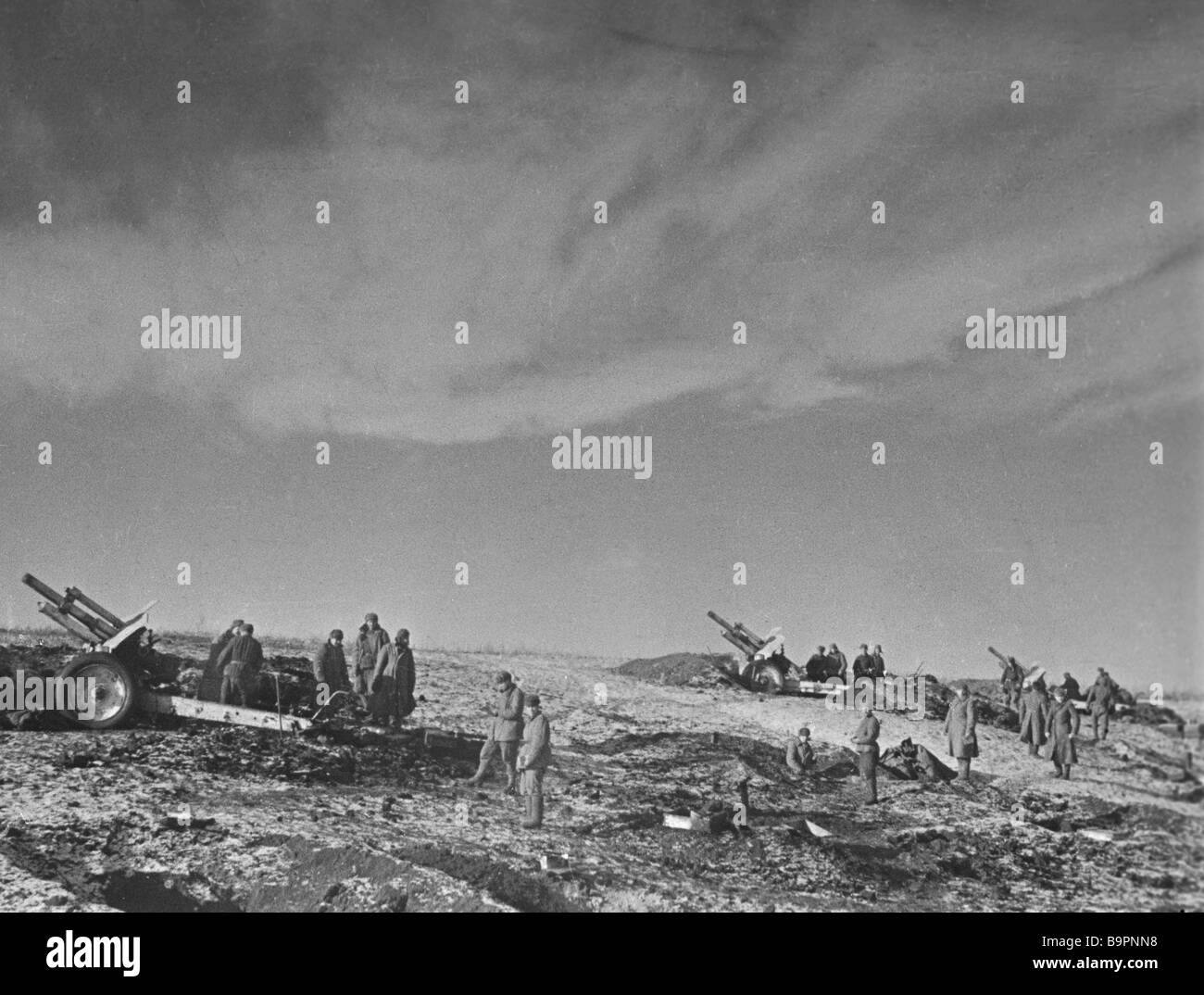 Soviet artillery men repulsing Nazi attacks during the liberation of ...