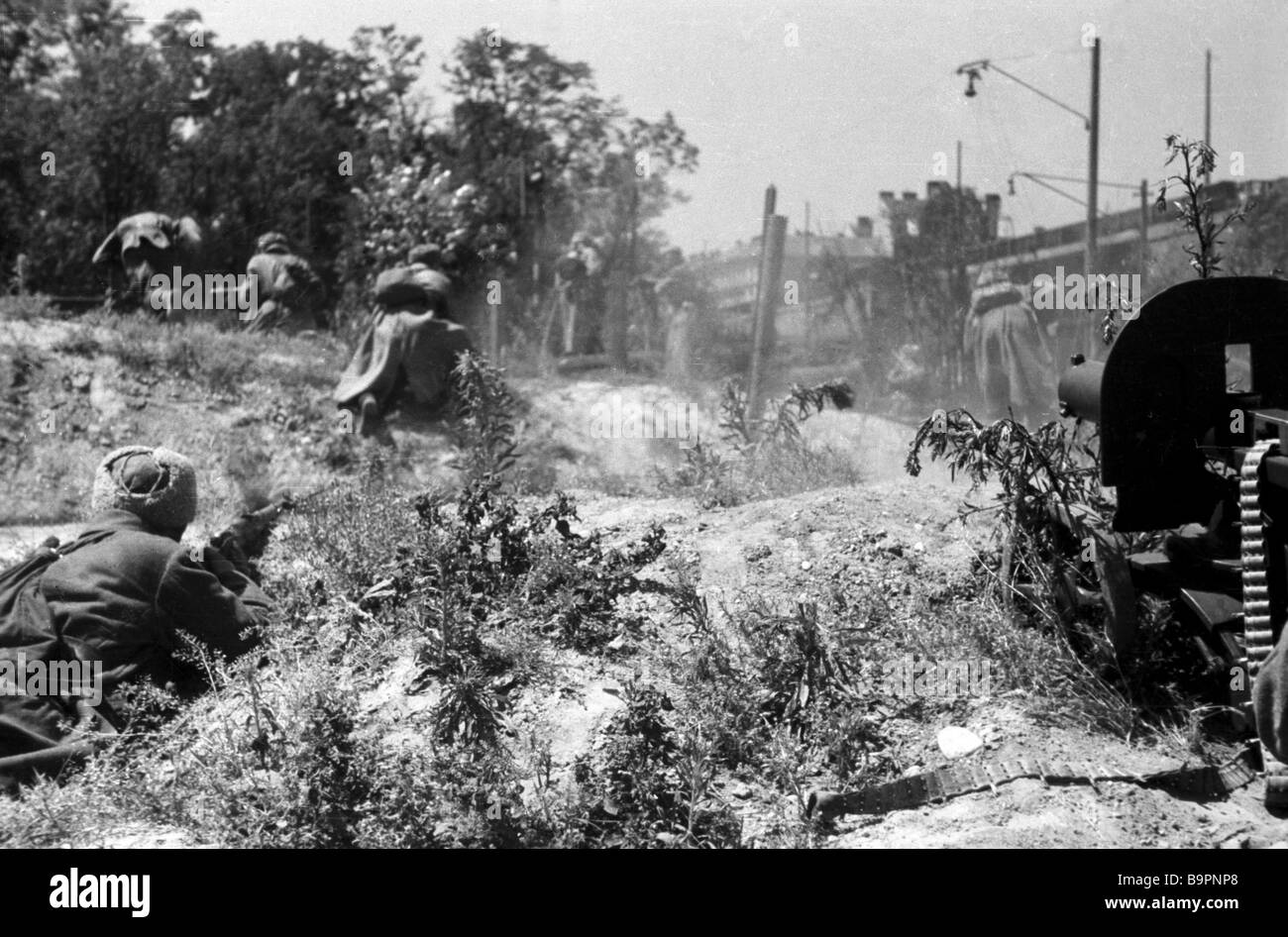 Soviet artillery men firing at the Nazi train heading for Odessa Stock ...