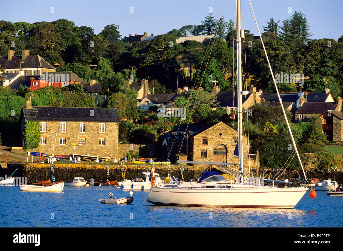 Castletownshend village hi-res stock photography and images - Alamy