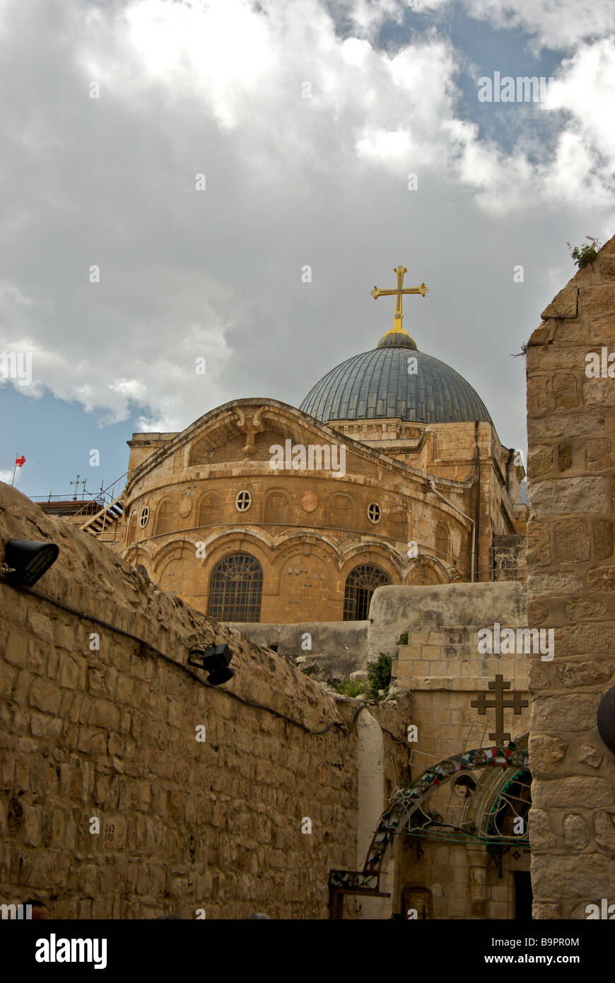 Church of the Holy Sepulchre Resurrection in old Jerusalem Stock Photo ...