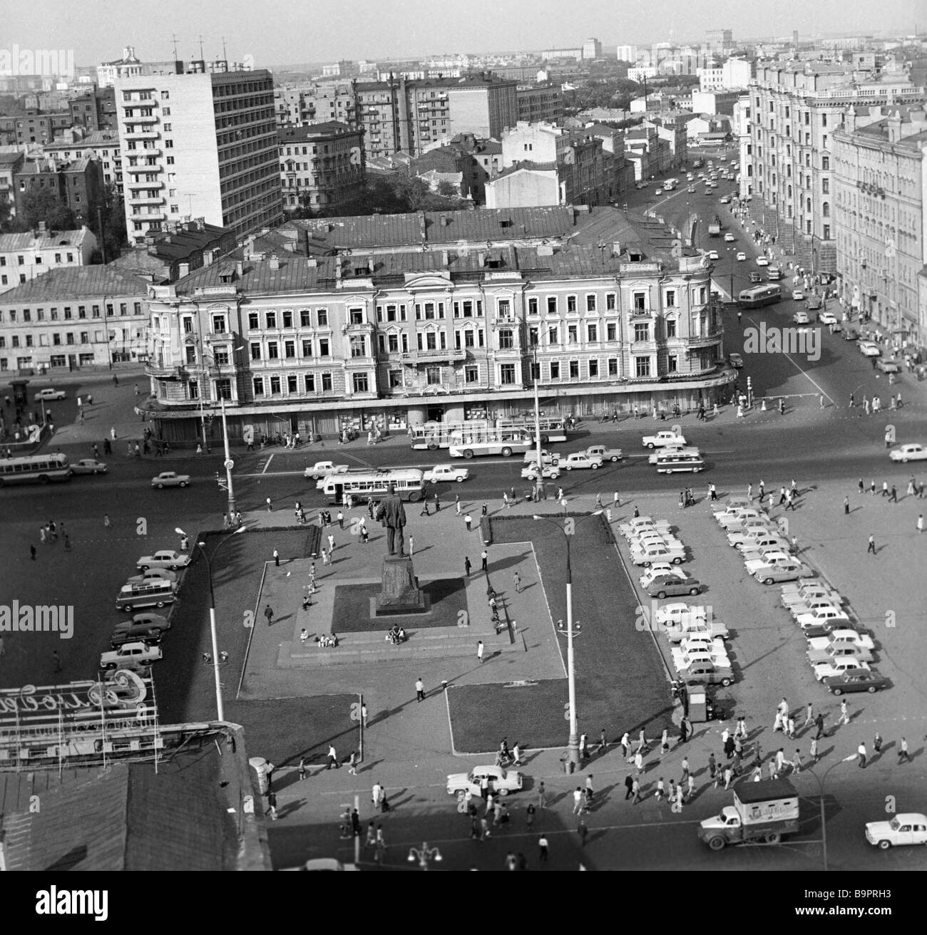 Mayakovsky Square in Moscow Stock Photo - Alamy