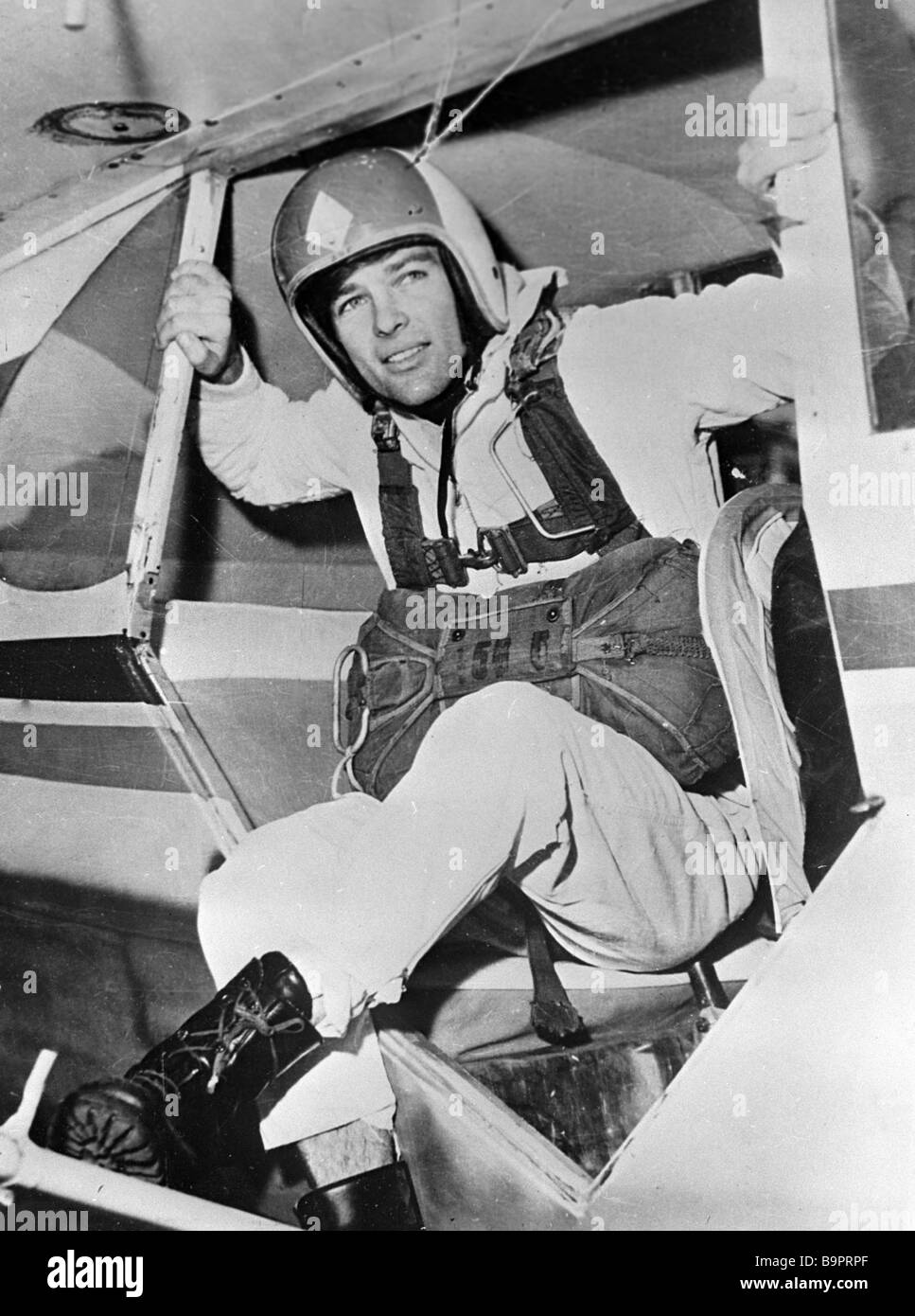 US singer and actor Dean Reed in the cockpit of a plane Stock Photo - Alamy