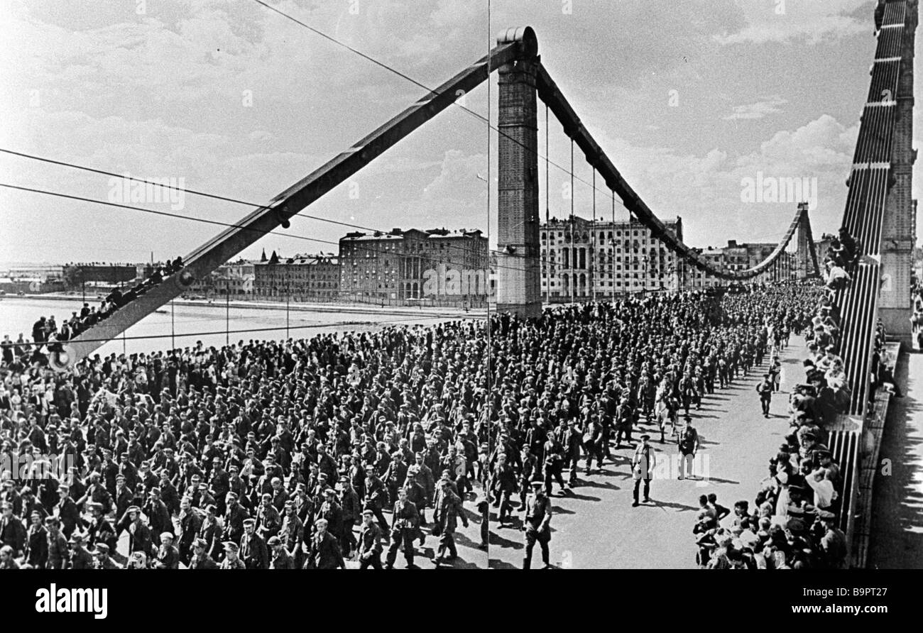 German prisoners of war pass along Crimean Bridge in Moscow Stock Photo ...