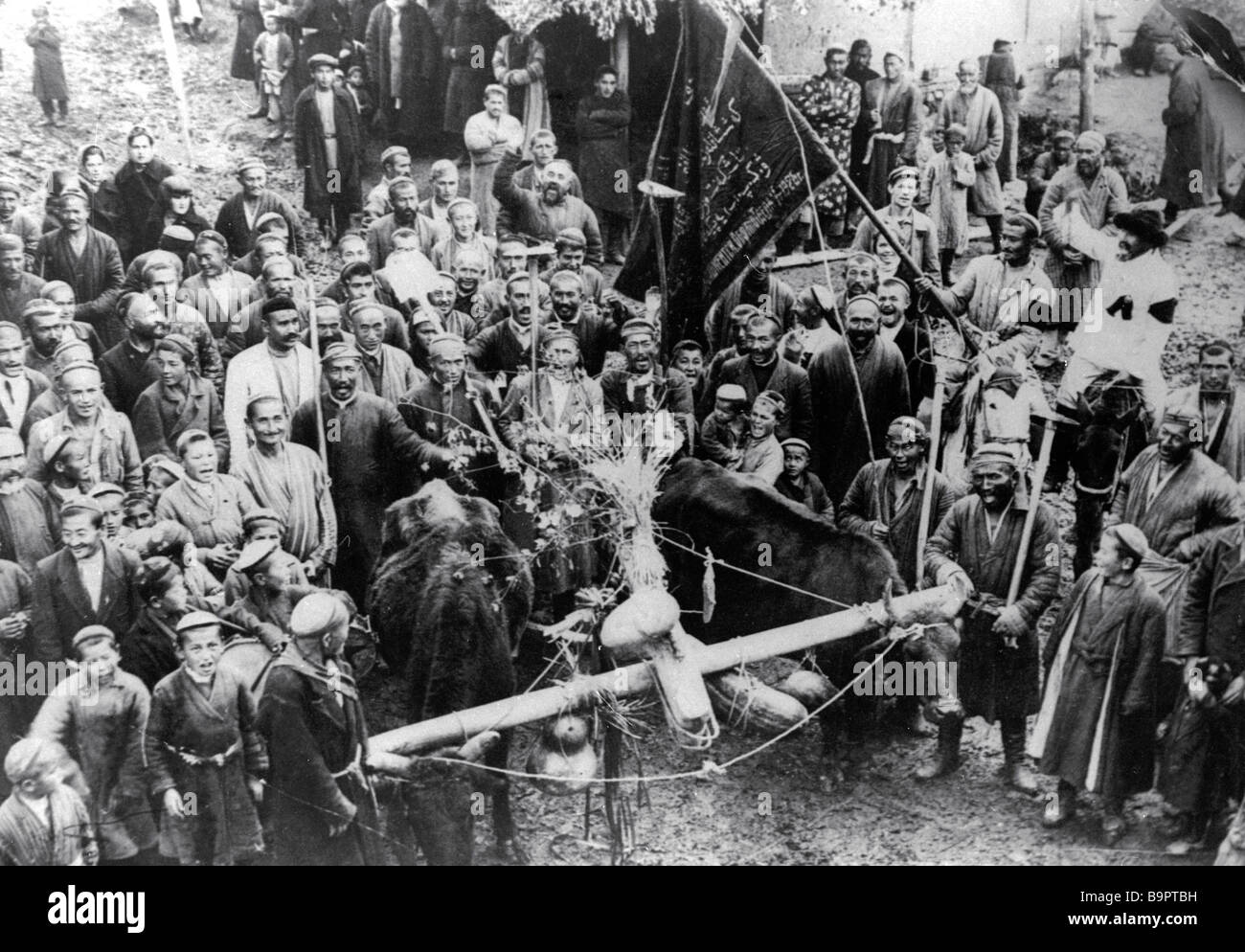 Uzbek peasants at a rally devoted to the start of farm work on the land ...