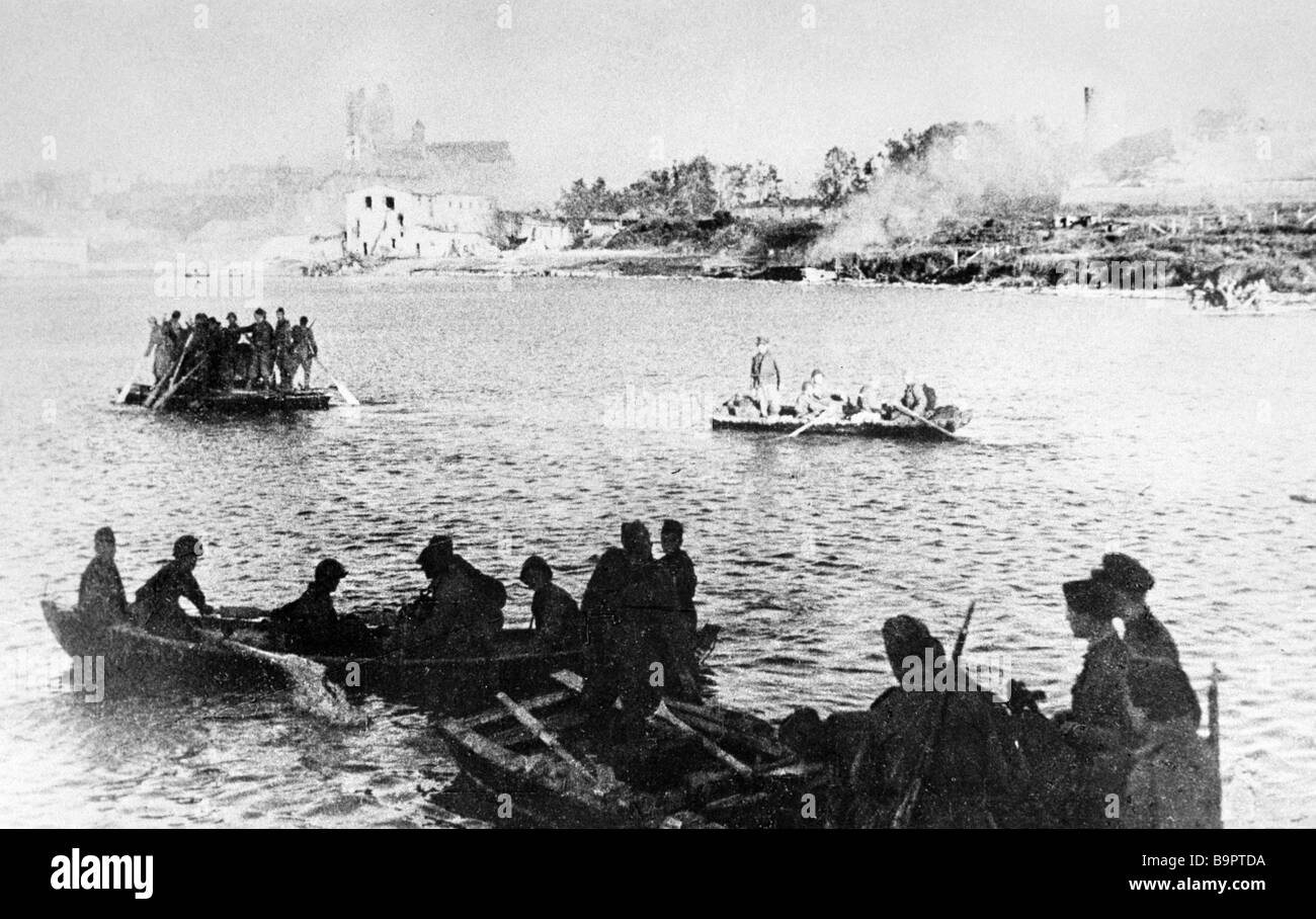 Soviet troops crossing a river Stock Photo - Alamy