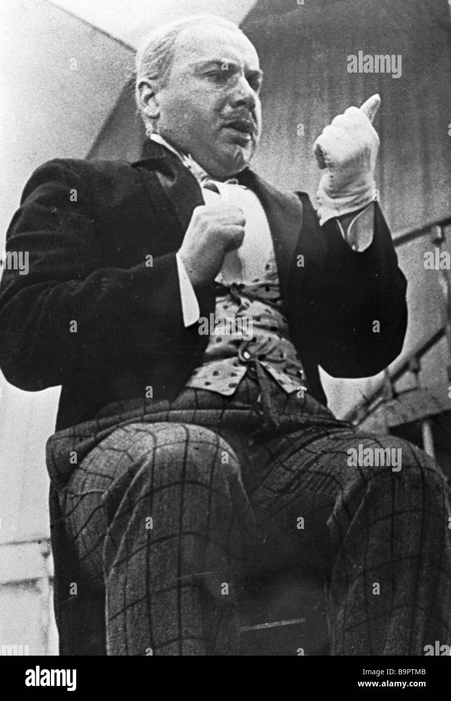 USSR People s Artist Igor Ilyinsky as Lomov in The Proposal musical ...