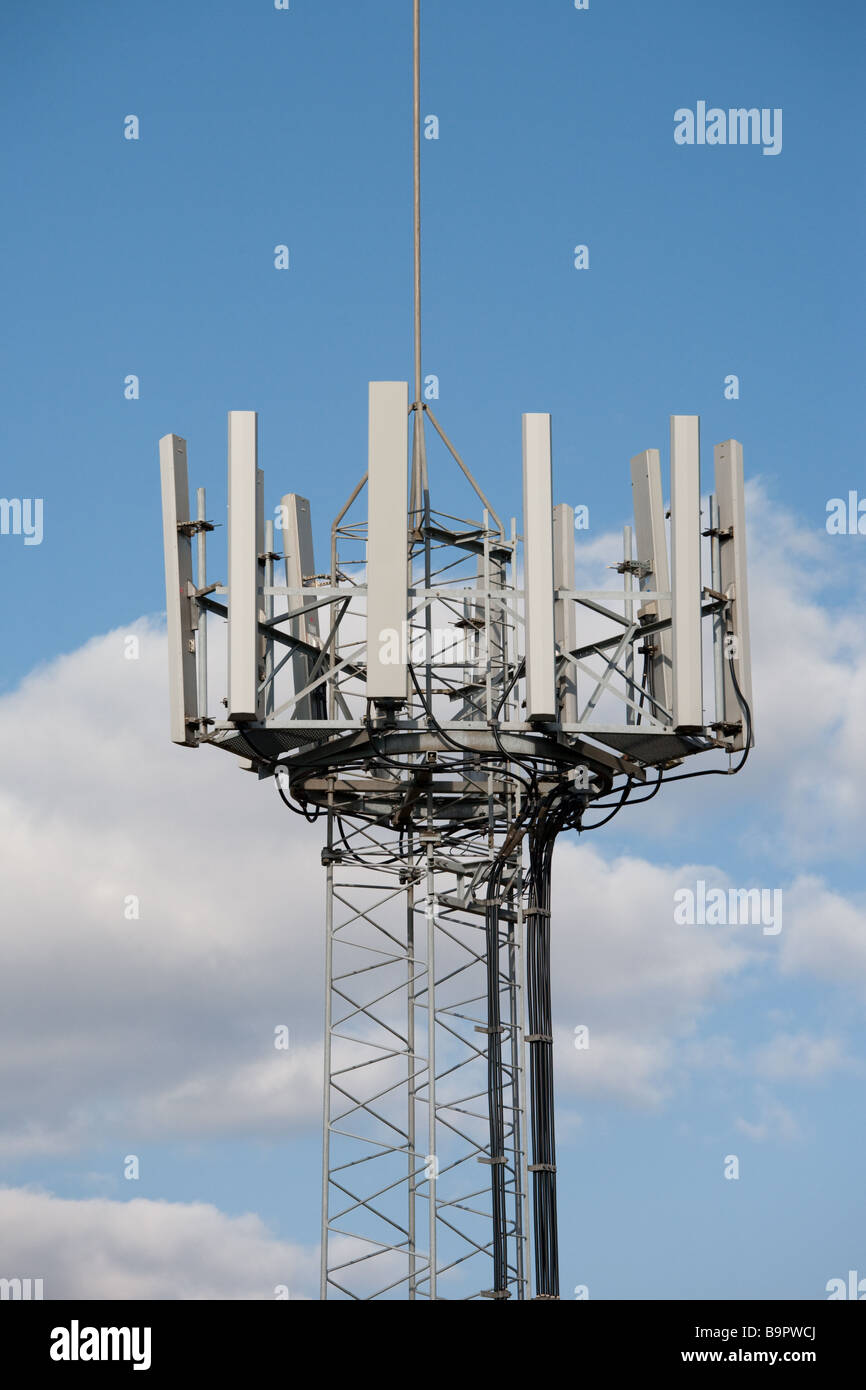 Mobile radio aerial hi-res stock photography and images - Alamy
