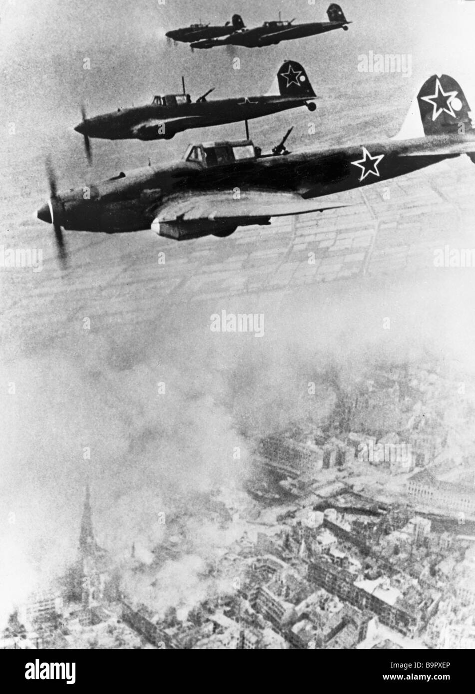 Soviet planes flying to Berlin Stock Photo - Alamy