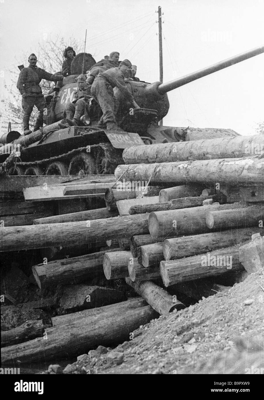 A Soviet tank crossing a river Stock Photo - Alamy