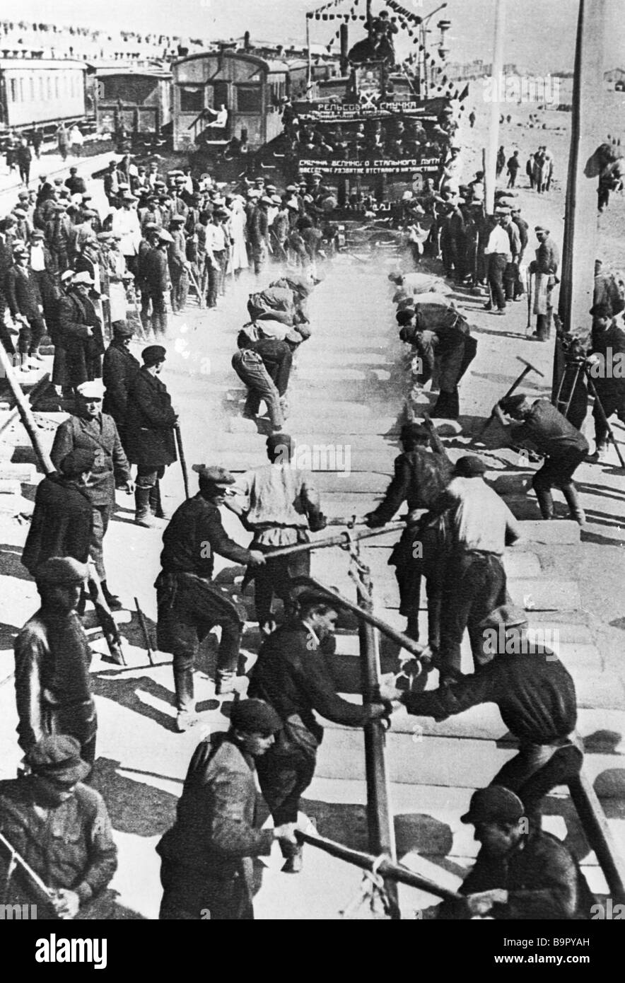 Turksib builders lay the final packers before the railway opening Stock ...