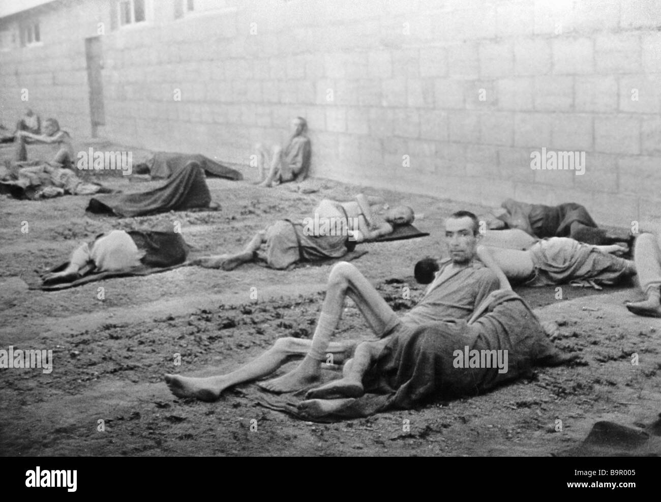Prisoners of the Mauthausen prison camp Stock Photo - Alamy