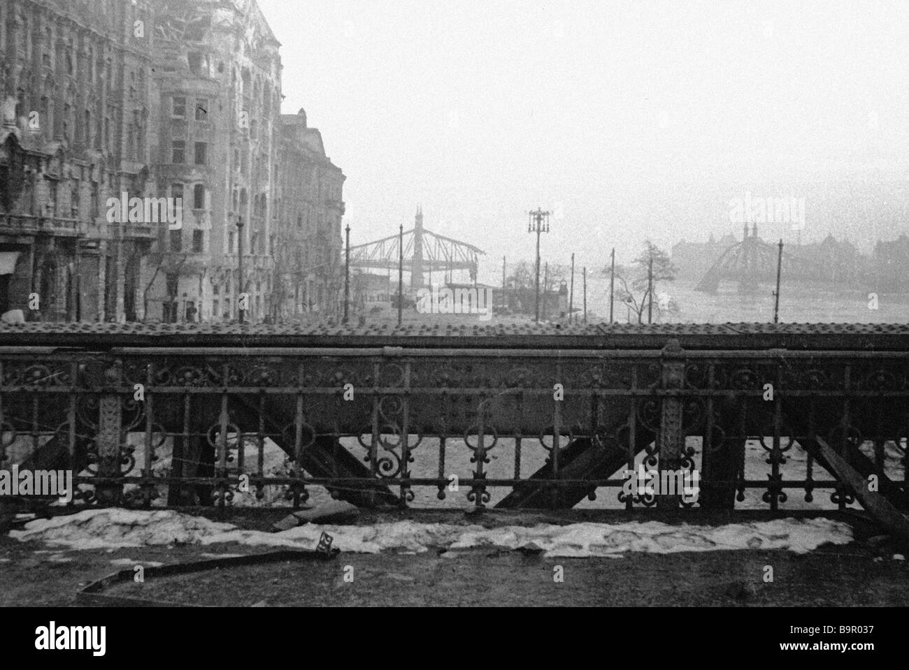 The Budapest houses and a bridge across the Danube destroyed by the ...