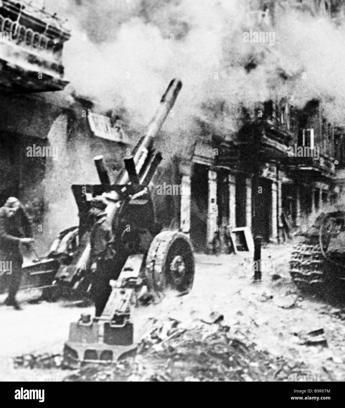 Artillery Fire High Resolution Stock Photography and Images - Alamy