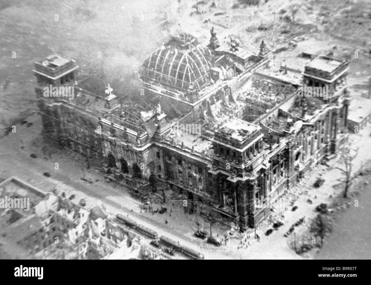 The destroyed Reichstag Stock Photo - Alamy