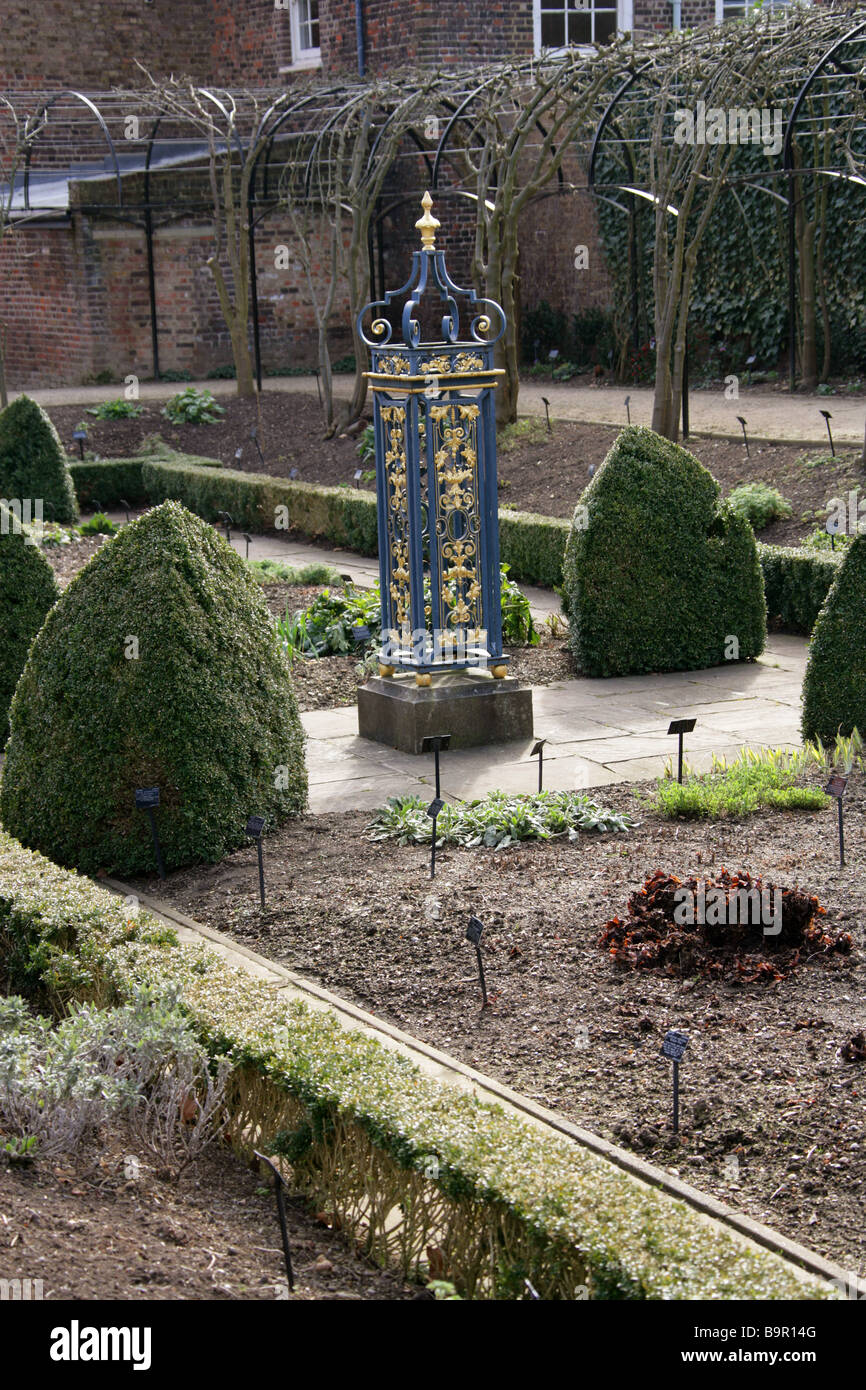 Queen's Garden, Kew Palace, Royal Botanical Gardens, Kew, West London ...