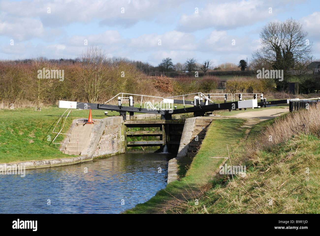 Grand union canal england hi-res stock photography and images - Alamy