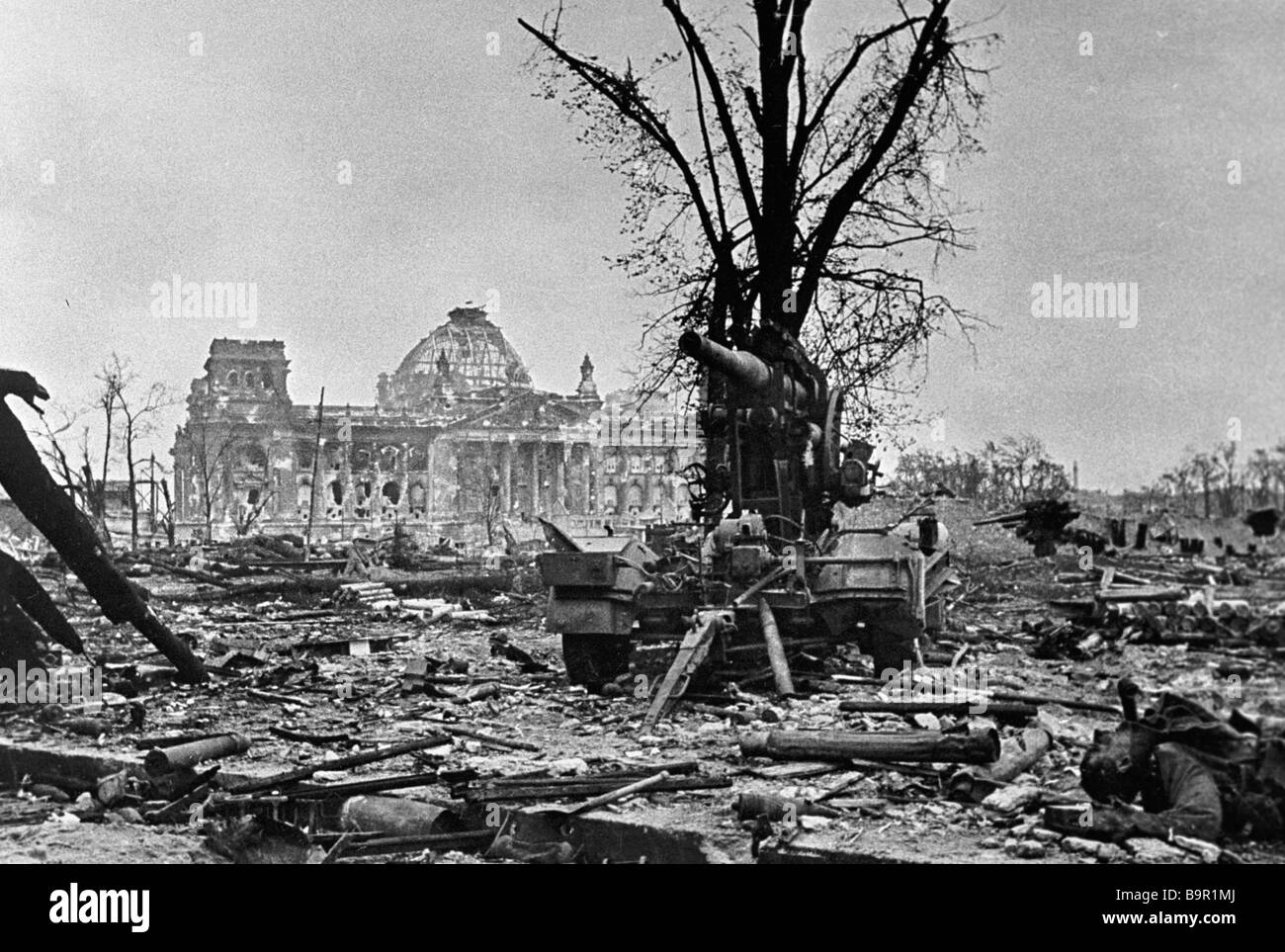 Reichstag after the capture of Berlin Stock Photo - Alamy