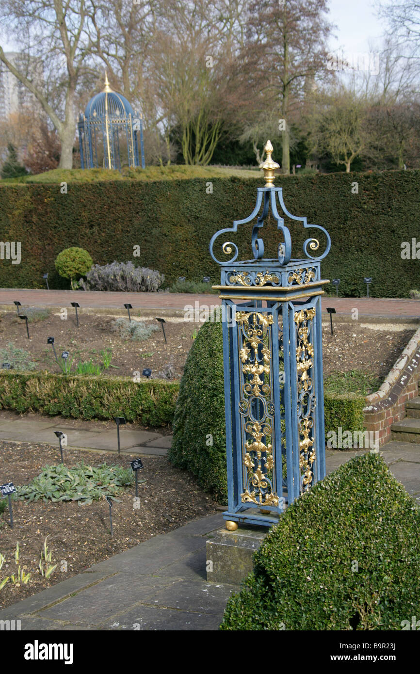 Kew palace queens queens gardens hi-res stock photography and images ...