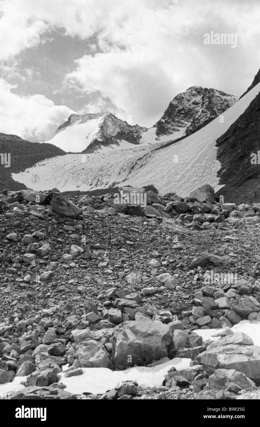 Eastern range of the Sayany Mountains Stock Photo - Alamy