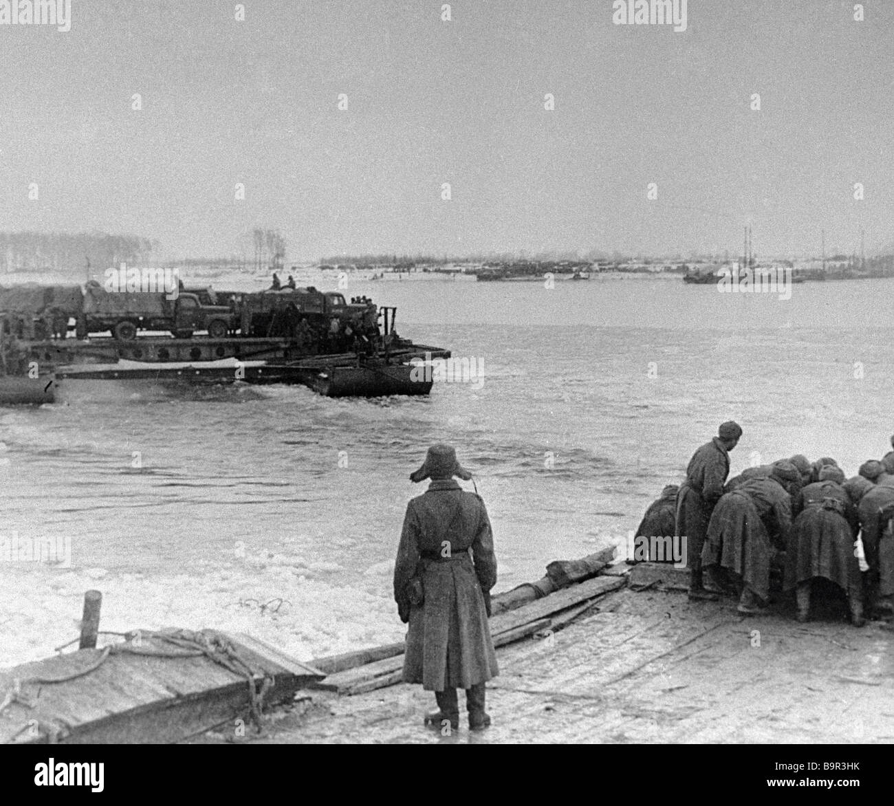 Soviet forces negotiating the Danube River on ferries Stock Photo - Alamy