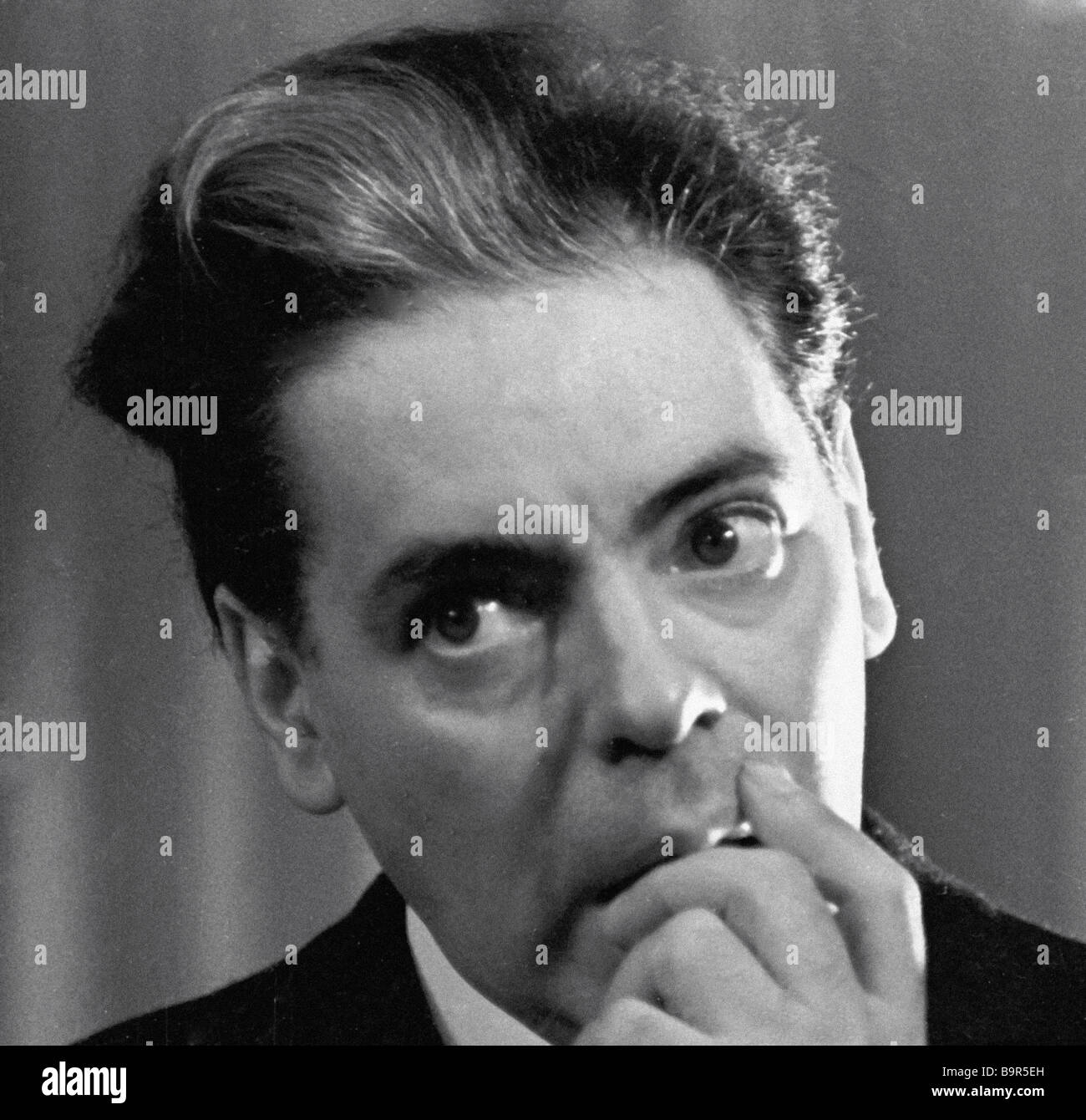 Actor Arkady Raikin before a performance at the Leningrad Variety ...