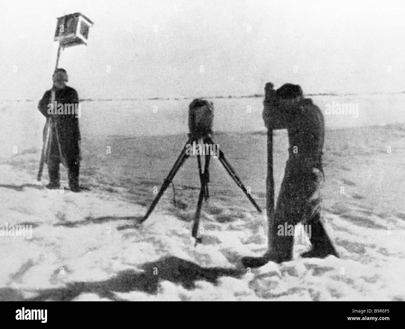 Observing weather at the Severny Polyus 1 drifting station Stock Photo ...