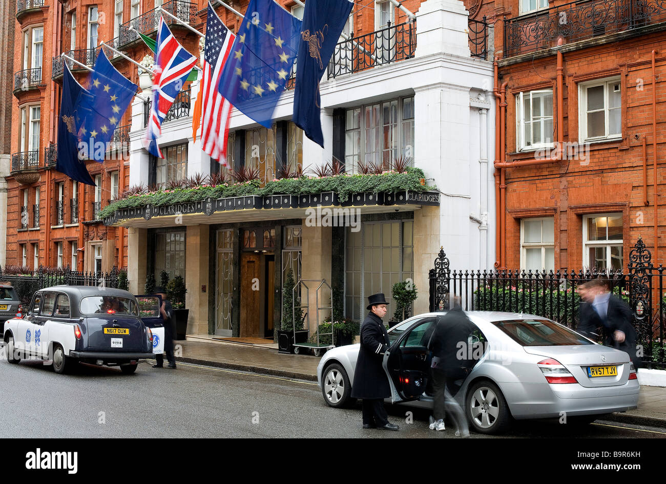 United Kingdom, London, Mayfair, Claridge's Hotel, main entrance Stock ...