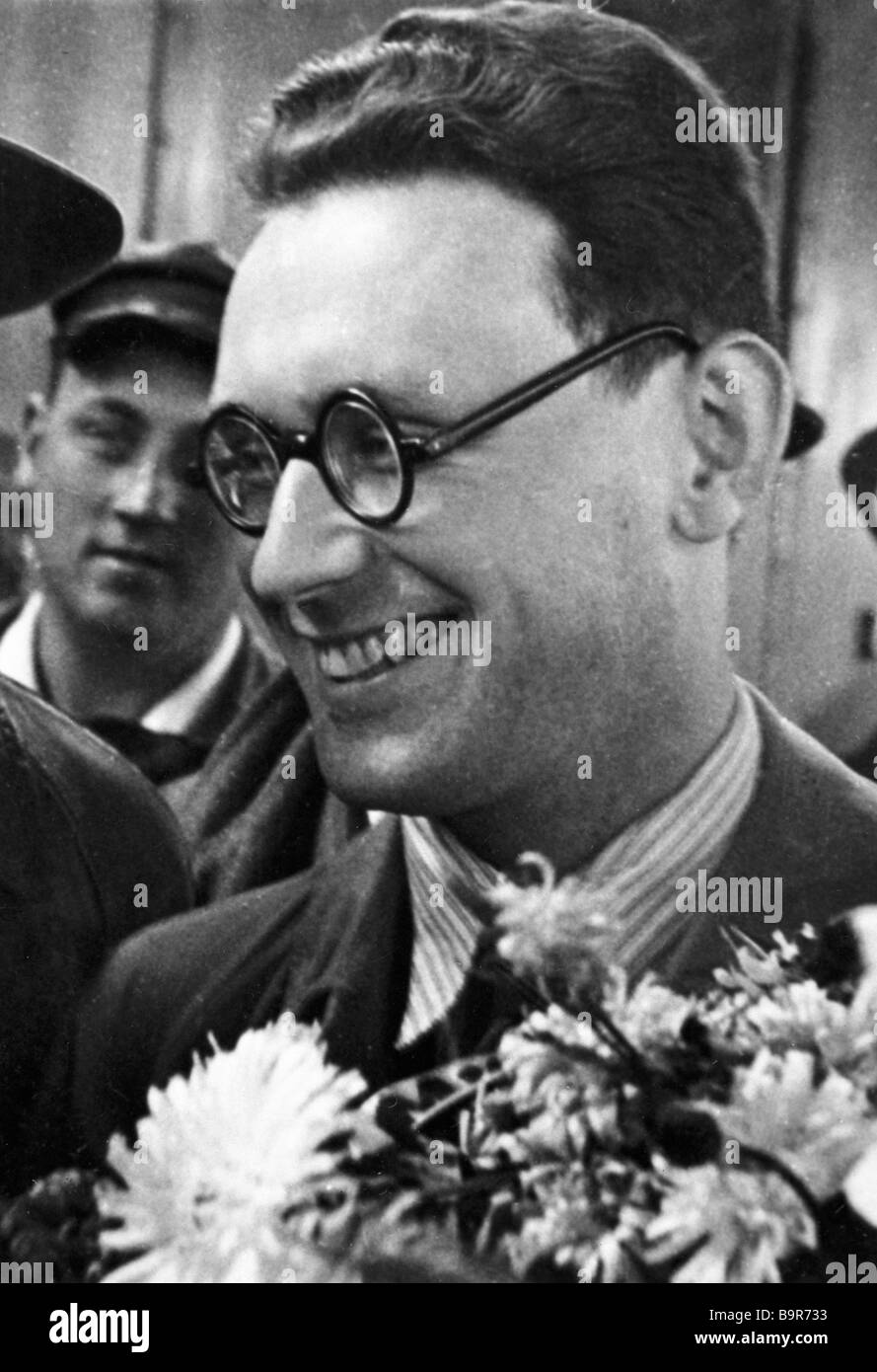 Many time world chess champion Mikhail Botvinnik Stock Photo - Alamy Many time world chess champion Mikhail Botvinnik Stock Photo - Alamy