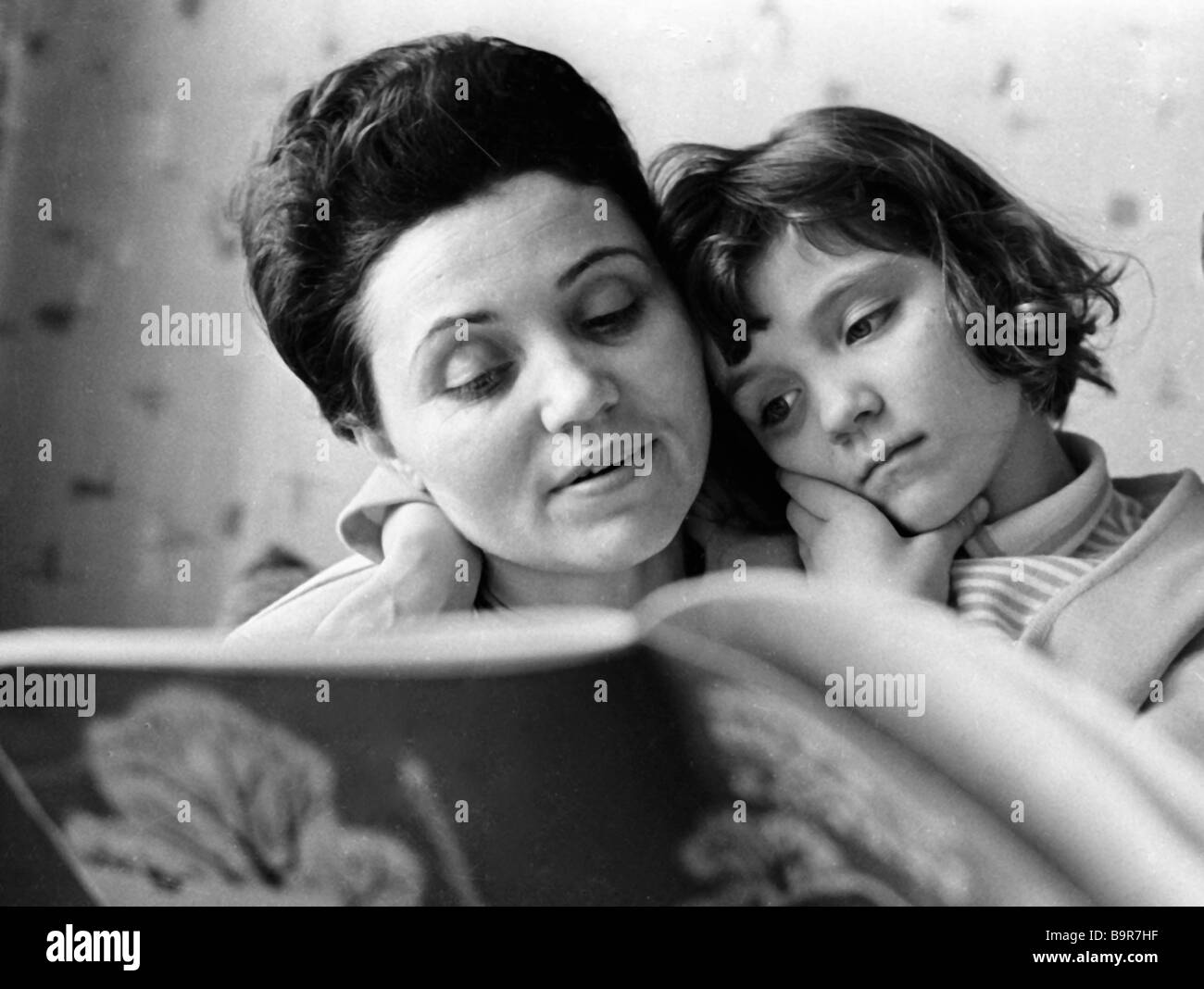 Test pilot Marina Popovich left the wife of cosmonaut Pavel Popovich ...