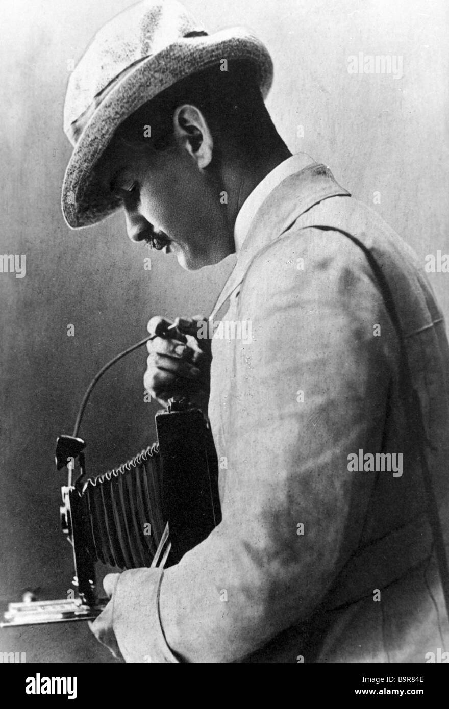 Yakov Shteinberg one of the first Soviet press photographers Stock ...