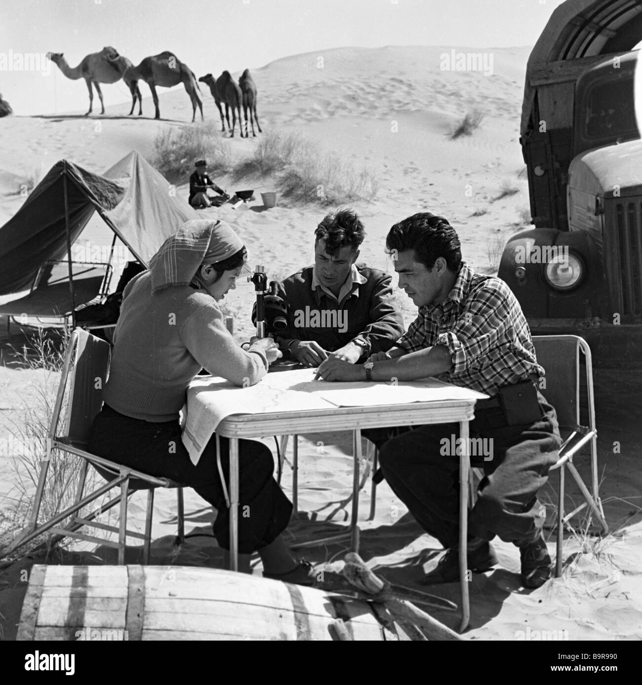 A research expedition camp in the Karakum desert Stock Photo - Alamy