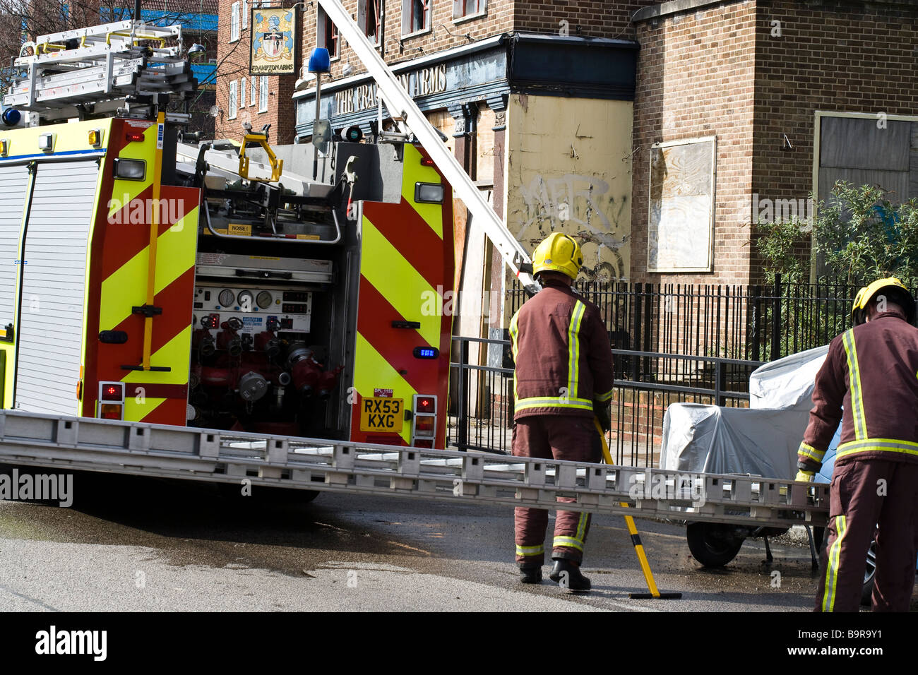 Fire engine ladder hi-res stock photography and images - Alamy
