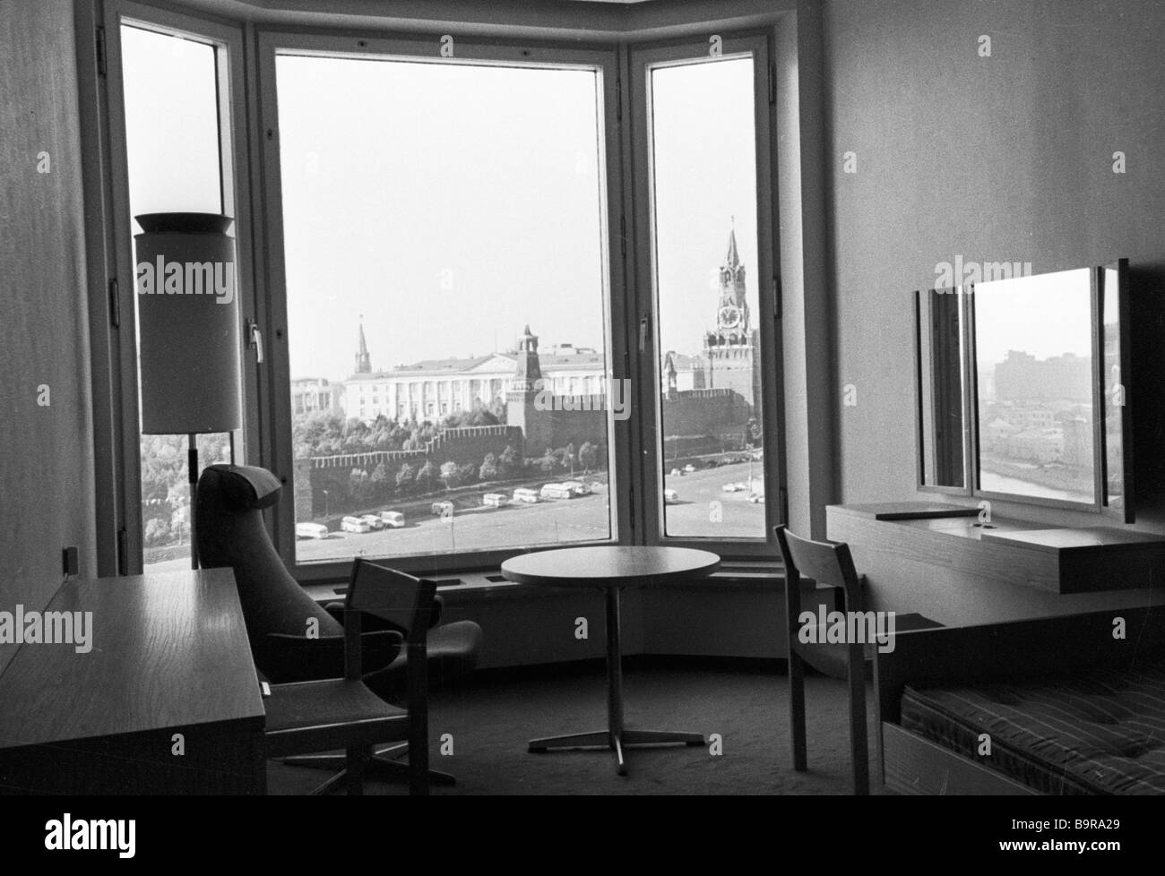 A window view of the Moscow Kremlin from the Rossiya Hotel Stock Photo ...