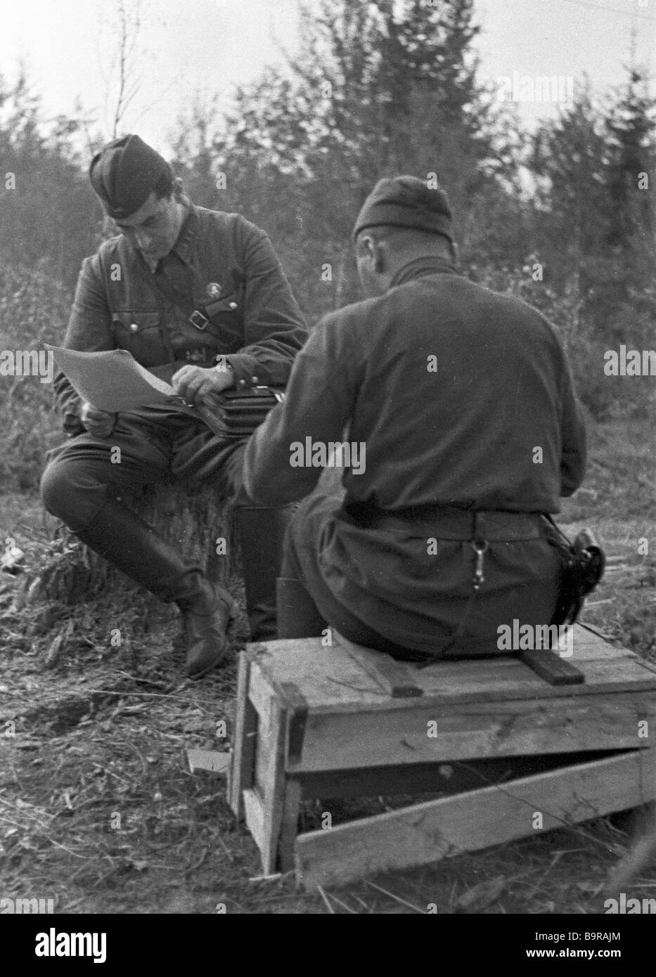 Soviet officers planning a combat operation Stock Photo - Alamy