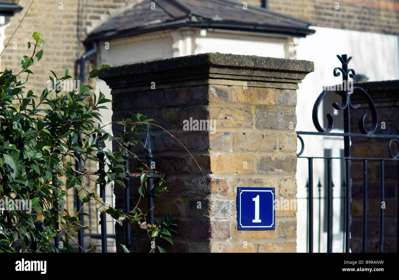 Number one london hi-res stock photography and images - Alamy