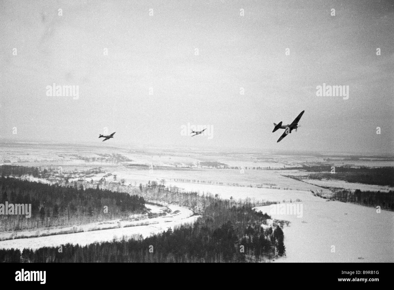 Soviet planes flying over Nazi positions near Moscow Stock Photo - Alamy
