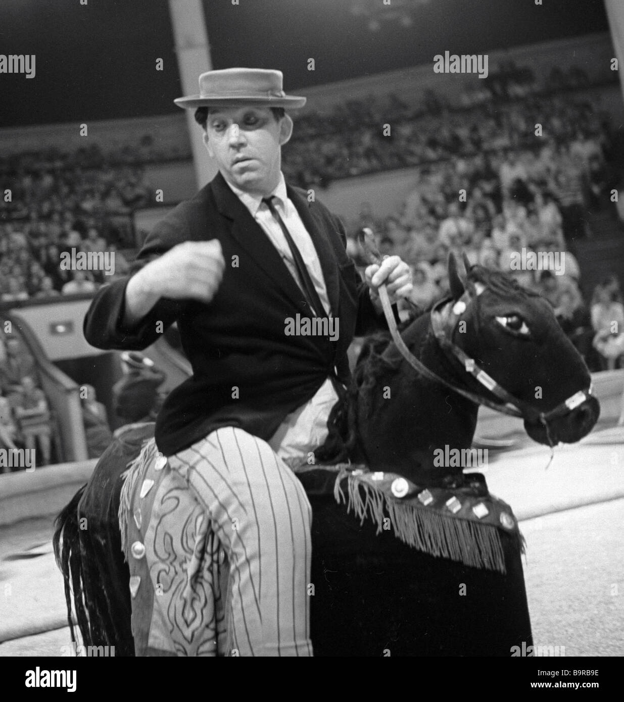 Clown Yuri Nikulin in the circus arena Stock Photo - Alamy