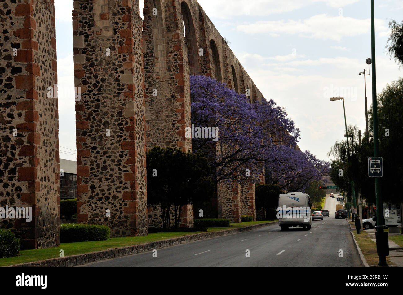 Aqueduct queretaro hi-res stock photography and images - Alamy