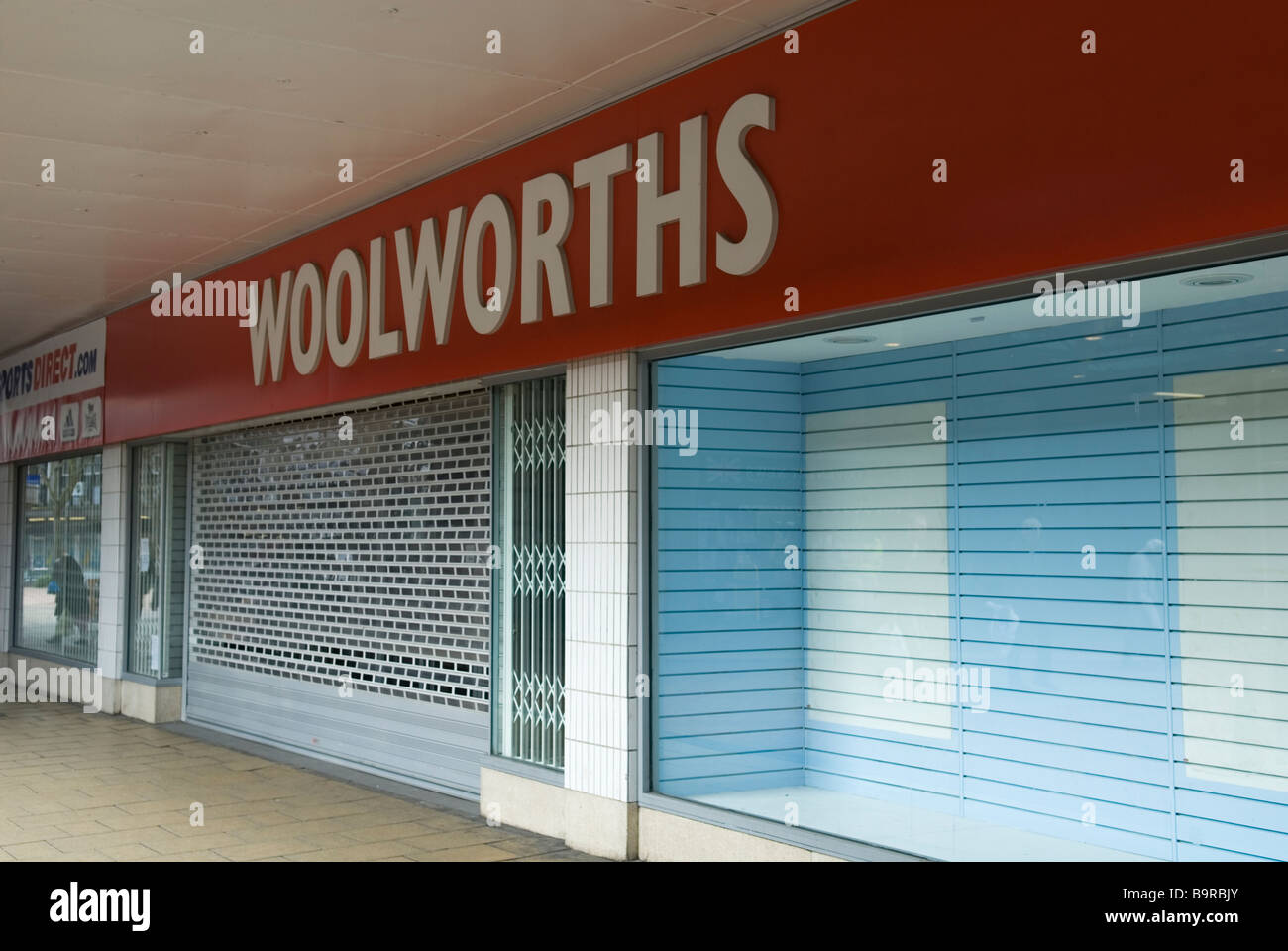 Closed Woolworths Store in Coventry City Centre Stock Photo - Alamy
