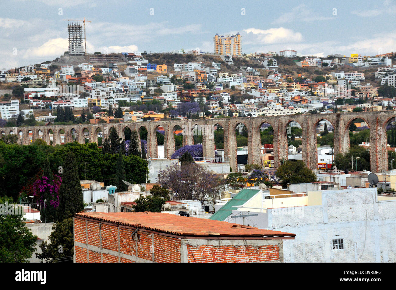 Aqueduct queretaro hi-res stock photography and images - Alamy