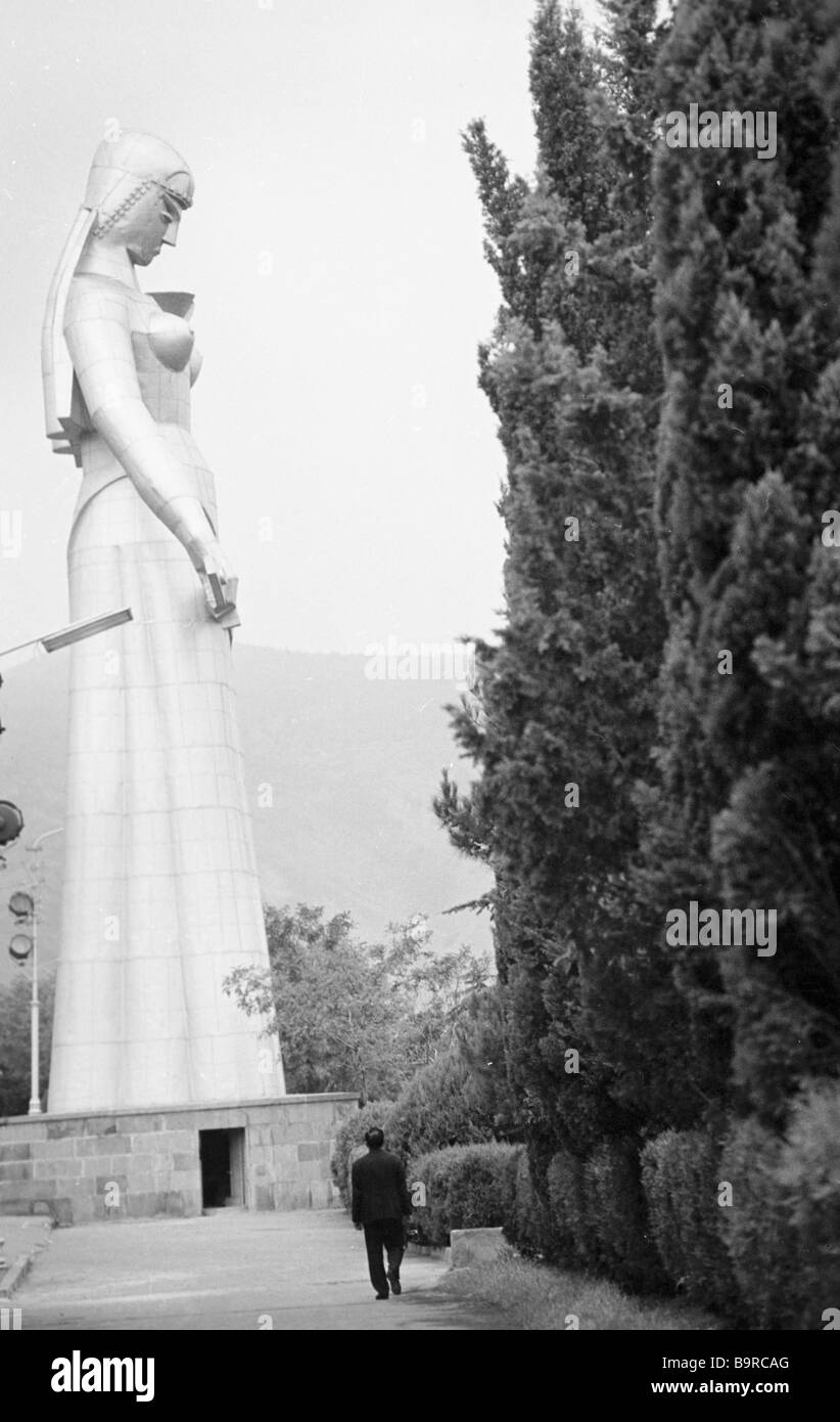 The Mother Georgia statue was erected for the 1 500th foundation ...