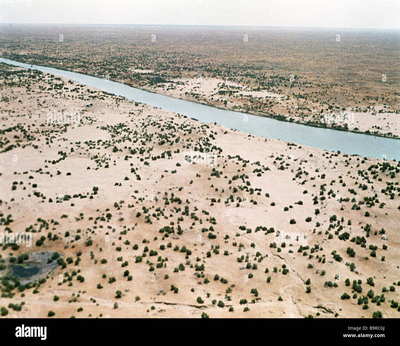 The Karakum desert canal Stock Photo - Alamy